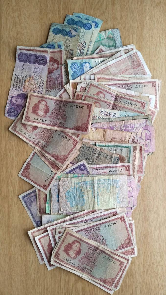 GPC de Kock - South Africa collection of 128 old bank notes. Well used ...