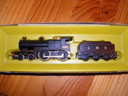 Railway - TRIANG HORNBY R450 LMS 4.4.0 CLASS 2P FOWLER LOCO OO was sold ...