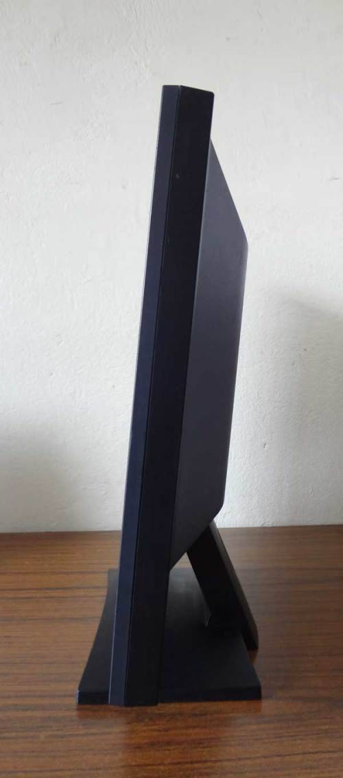 Monitors - BENQ MODEL Q7T4 STYLISH 17" INCH LCD MONITOR was sold for ...