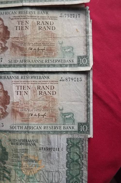 Other South African Bank Notes - Lot of 5 old South African R10 notes ...