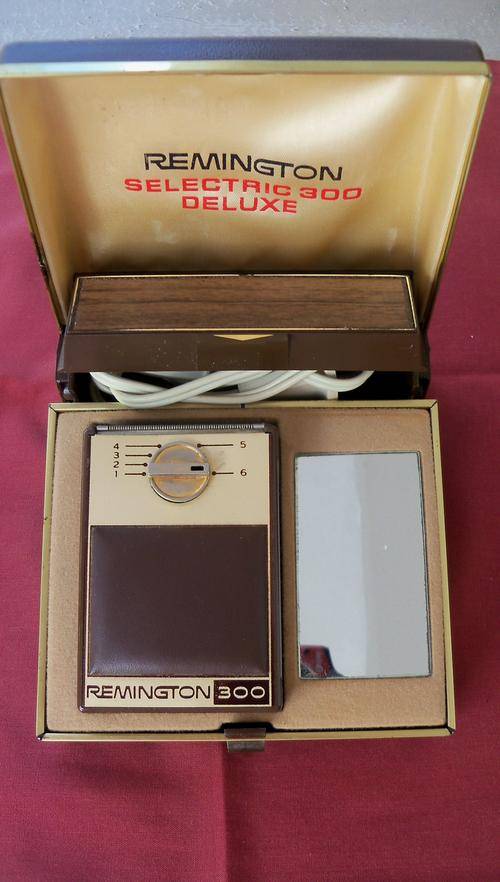 Razors, Shavers & Epilators - Antique Remington Selectric 300 delux ...