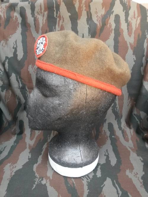 Headgear - SADF/ SANDF (INTERIM) era SA Army Ceremonial beret and cloth ...