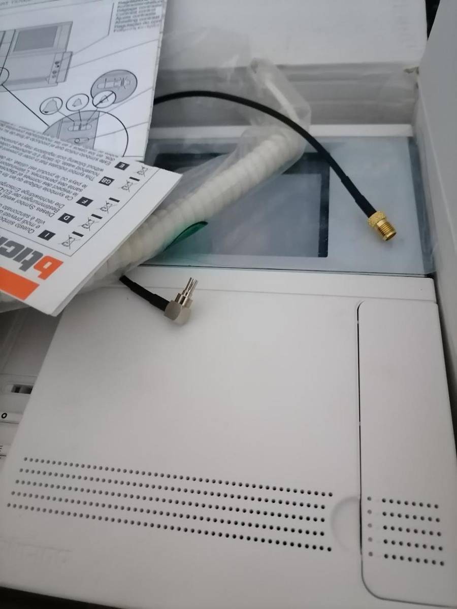 Doorbells & Intercoms - BTICINO 334122 VIDEO PIVOT COLOUR ANALOGUE ...