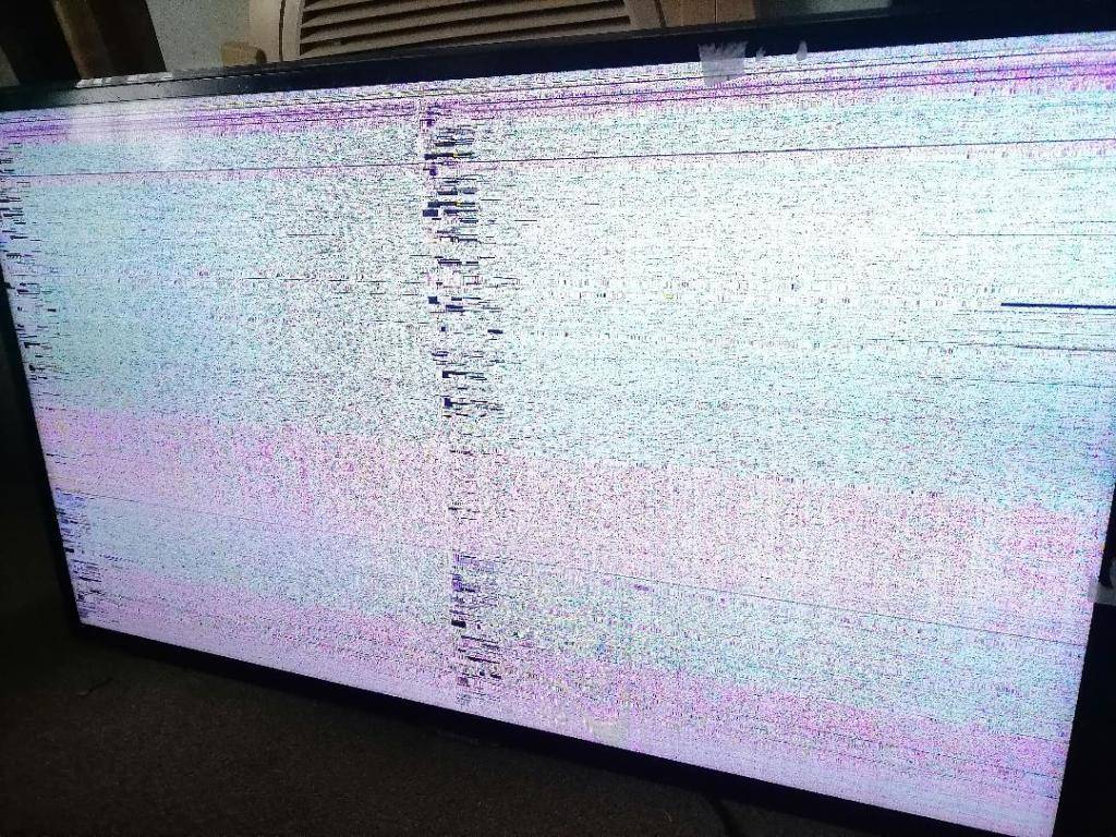 Televisions - SAMSUNG UA40ES6200 LED TV*FLASHING COLOURS ON SCREEN ...