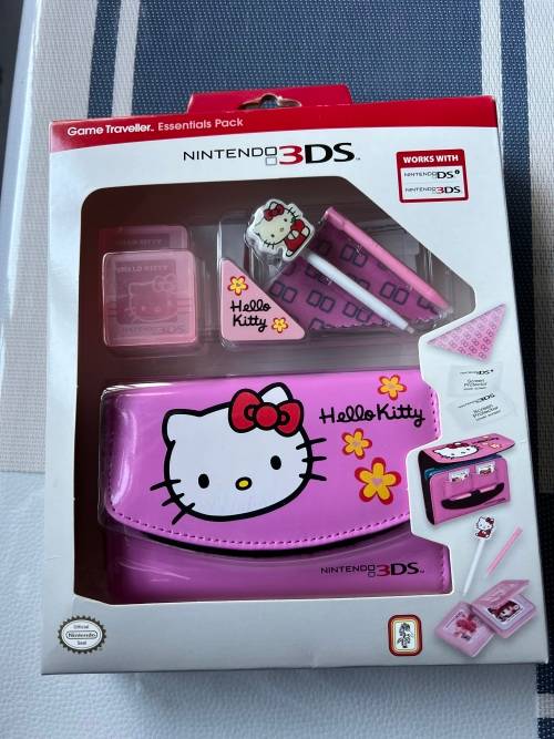 Cases, Bags & Pouches - Brand new 3DS Hello Kitty game case and ...