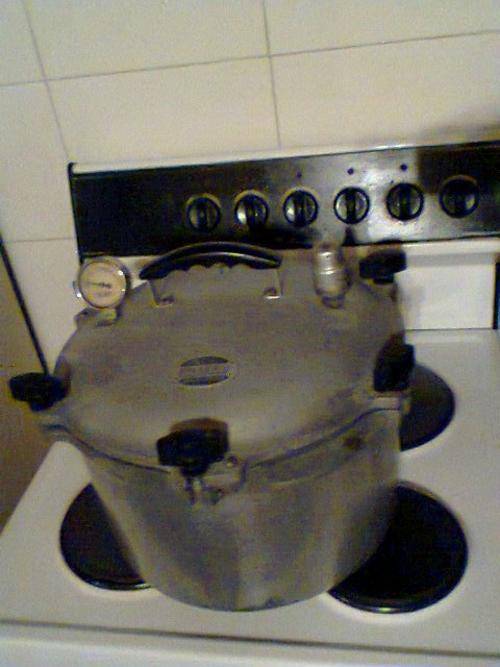 Utensils - A VERY Large Old "FILLERY" Vintage Pressure Cooker complete ...