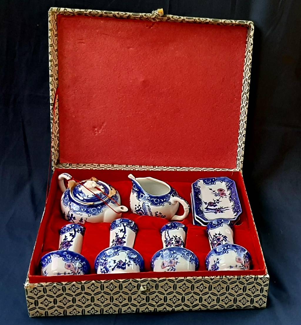 Other Antiques & Collectables - VINTAGE CASED BLUE AND WHITE CHINESE ...
