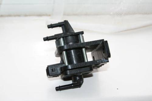 Emission Systems - VW CARAVELLE 2.5TDI ORIGINAL VW EGR SOLENOID VALVE ...