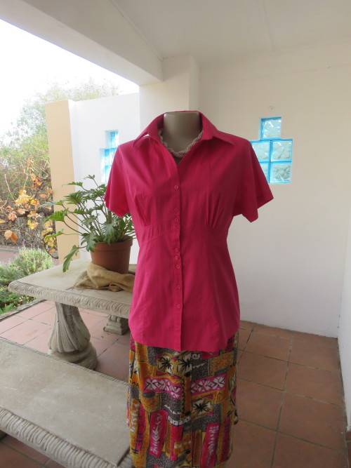 T-shirts & Tops - Attractive magenta pink top by 'FOSCHINI' in size 40/ ...