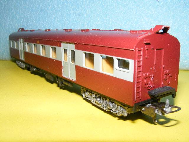 Rolling Stock - Lima HO SAR/ SAS Suburban Passenger Coach 1st Class ...