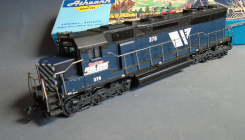 Rolling Stock - ATEARN HO SCALE - MONTANA SDP40 DIESEL LOCO WITH SPARE ...
