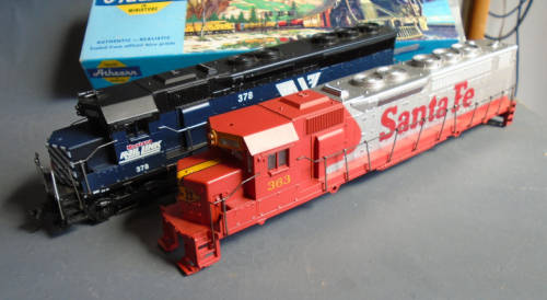 Rolling Stock - ATEARN HO SCALE - MONTANA SDP40 DIESEL LOCO WITH SPARE ...